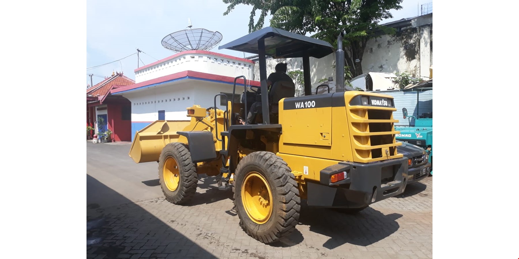 Disewakan / Rental Alat Berat Wheel Loader WA100 Komatsu Surabaya Harga ...