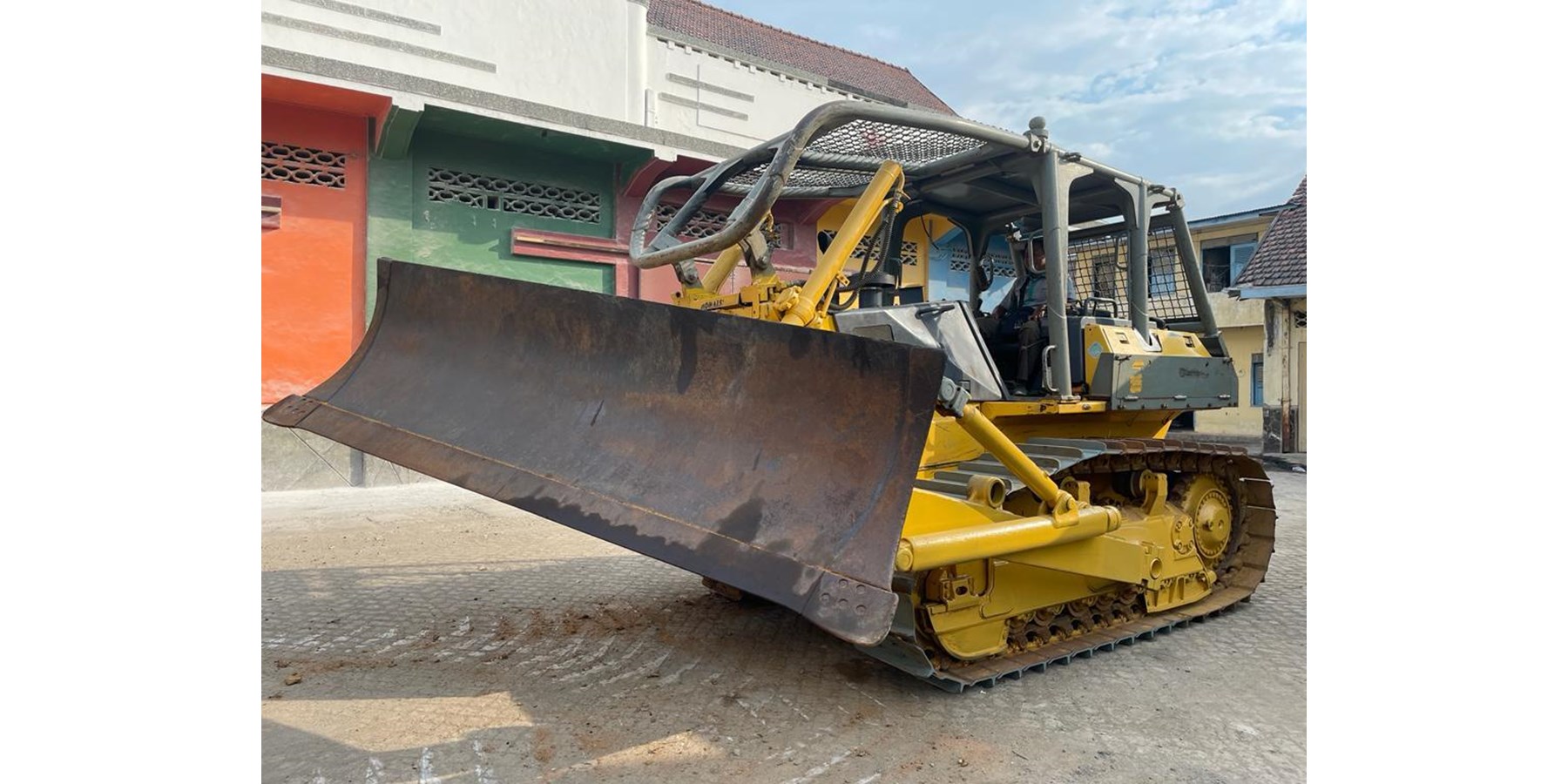Jual Alat Berat Bulldozer Dozer D65 E Tahun 2019 Surabaya oleh CV ...