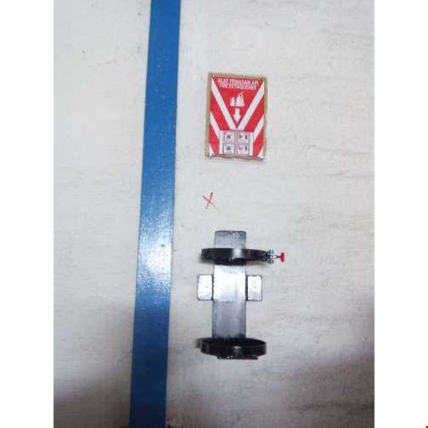 Jual Bracket APAR Dinding oleh CV. Dwi Persada Makmur