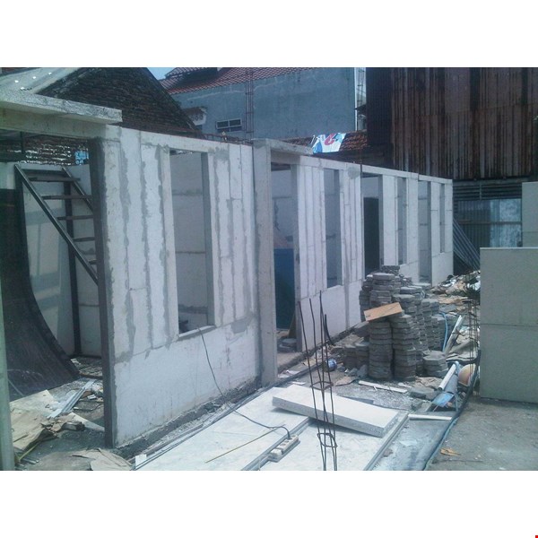 Jual PANEL DINDING BETON "PRECAST RINGAN" oleh Wallplus Indonesia