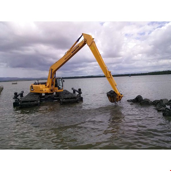 Jual AMFIBI EXCAVATOR SWAMP KOMATSU PC200-8MO SLF - ULTRATREX oleh PT ...