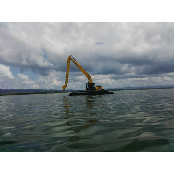 Jual AMFIBI EXCAVATOR SWAMP KOMATSU PC200-8MO SLF - ULTRATREX oleh PT ...
