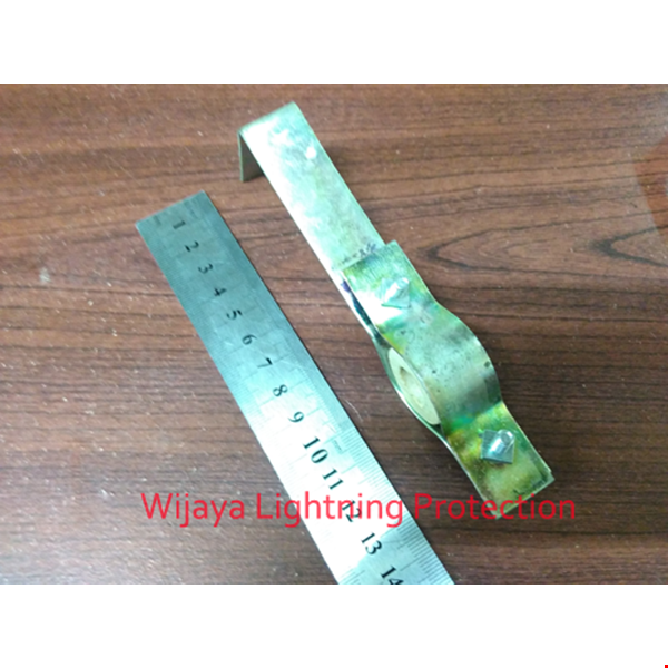 Jual KLEM KABEL L KECIL (L CLAMP) oleh WIJAYA LIGHTNING PROTECTION