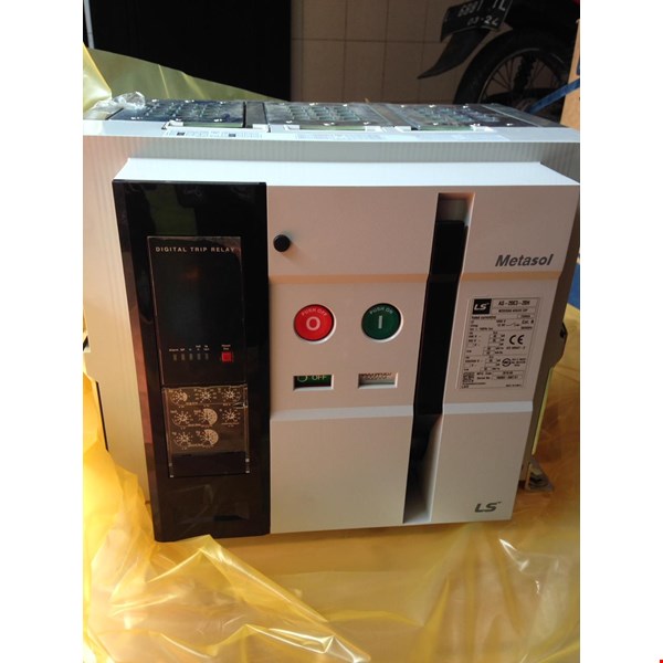 Jual ACB 3P 2000A 85kA Manual Type AS-20E3-20H Merk LS oleh CV. Flindex ...