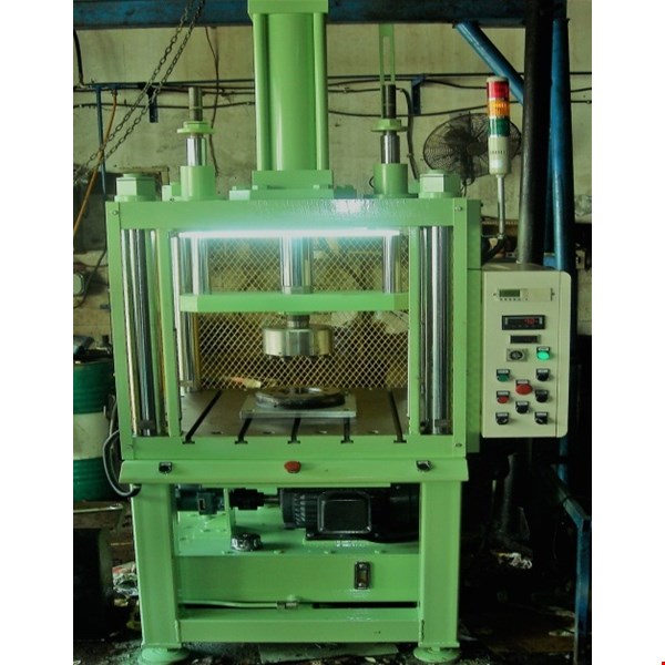 Jual MC. Press Sampah kardus/ besi oleh PT. Restu Raya Abadi