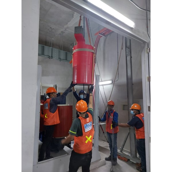 JASA PEMINDAHAN TRAFO / MOVING LIFTING JACKING TRAFO oleh PT. Fiza ...
