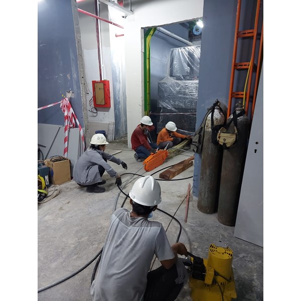 JASA PEMINDAHAN TRAFO / MOVING LIFTING JACKING TRAFO oleh PT. Fiza ...