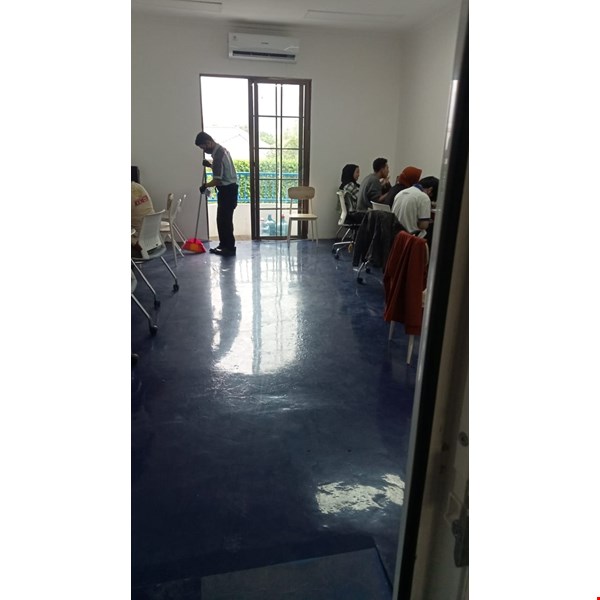Jual Cleaning service Sweping ruang lantai 3 oleh PT. Indonesia Bersih Rapi