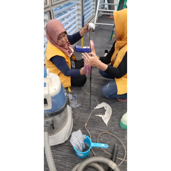 Jual General cleaning service dusting kaca meja di Menara BCA 14/6/22 ...
