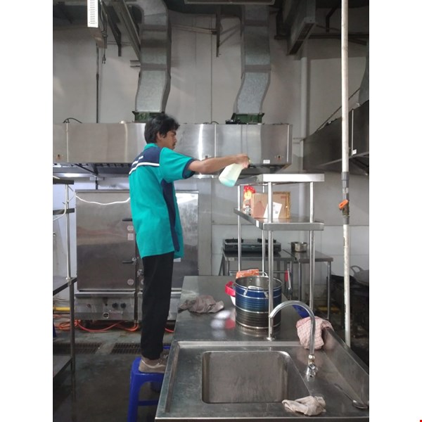 Jual General Cleaning bersihkan alat ruang produksi di Wonderfood ...