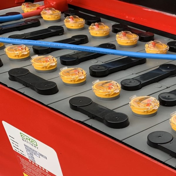 Jual Battery Forklift Type PzS dan PzB | Baterai Traction Lead Acid ...