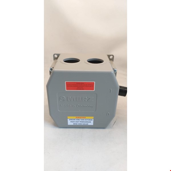 Jual Change Over Switch 3P 16A On/Off Merk Merz oleh CV. Flindex ...
