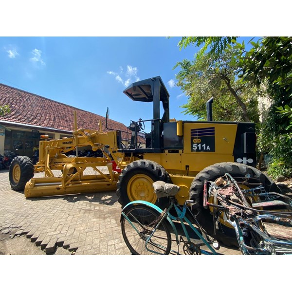 Jasa RENTAL MOTOR GRADER KOMATSU GD511A-1 oleh CV. Artha Kharisma