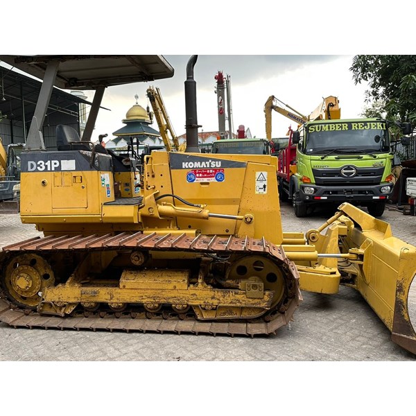Jasa Rental Alat Berat Bulldozer Dozer D31P-20 Tahun 2022 oleh CV ...