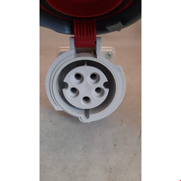 Jual Socket Industrial Type FT-1252 5P 32A Merk Fort oleh CV. Flindex ...