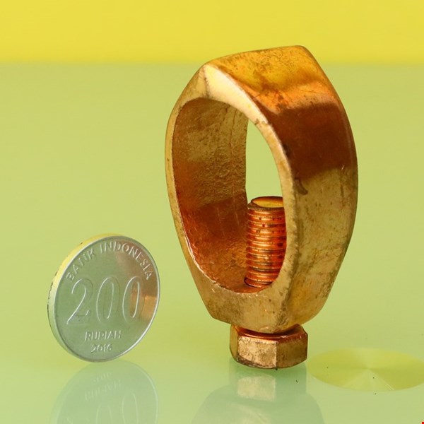 Jual Klem Cincin Oval Kuningan Lapis Tembaga 1 inch (Grounding) oleh PT ...