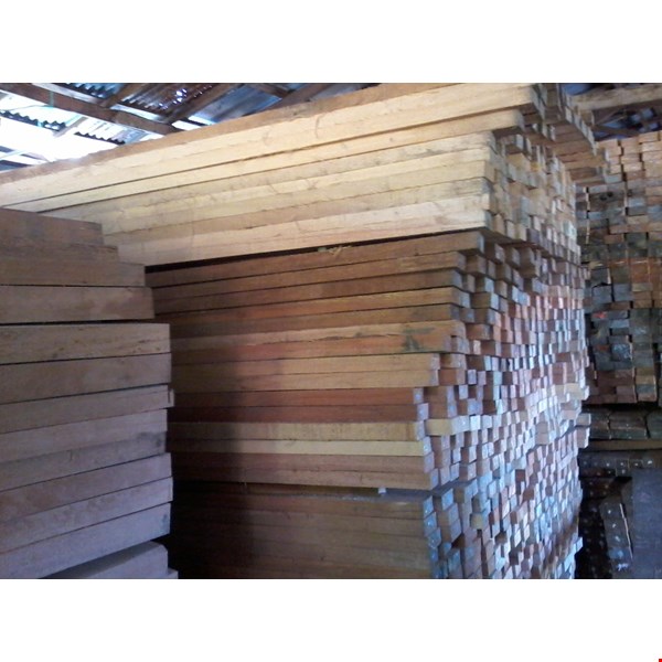 Kayu Log dan Kayu Masak oleh PT. Kahayan Hutan Lestari di Medan