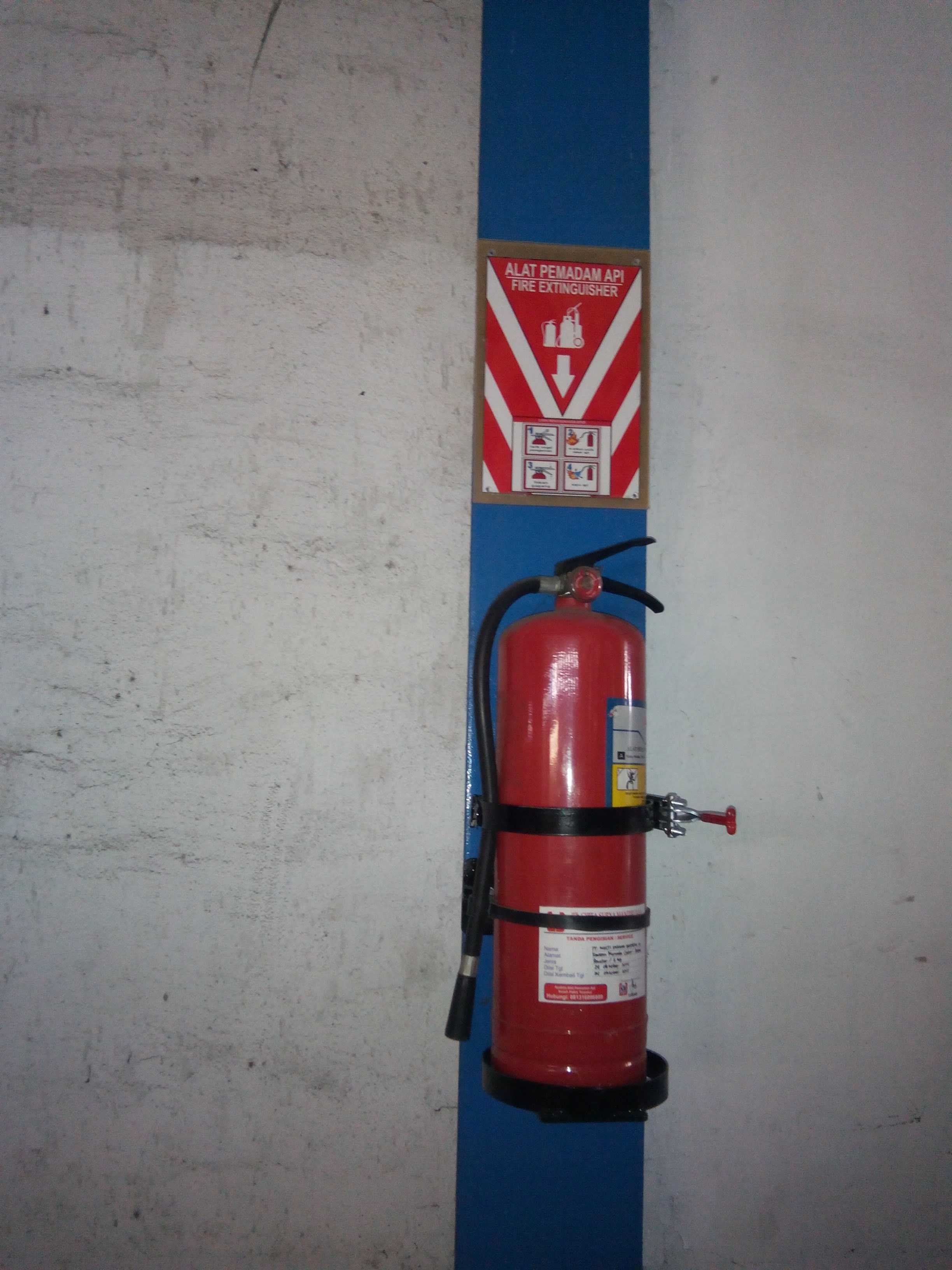 Jual Bracket APAR Dinding oleh CV. Dwi Persada Makmur