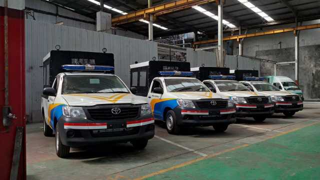 Jual Mobil Dalmas Truk Dalmas Pasukan oleh Karoseri Delima Jaya - PT ...