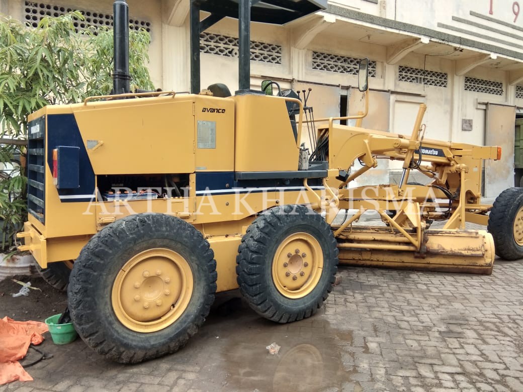 Jasa RENTAL ALAT BERAT MOTOR GRADER GD355 oleh CV. Artha Kharisma