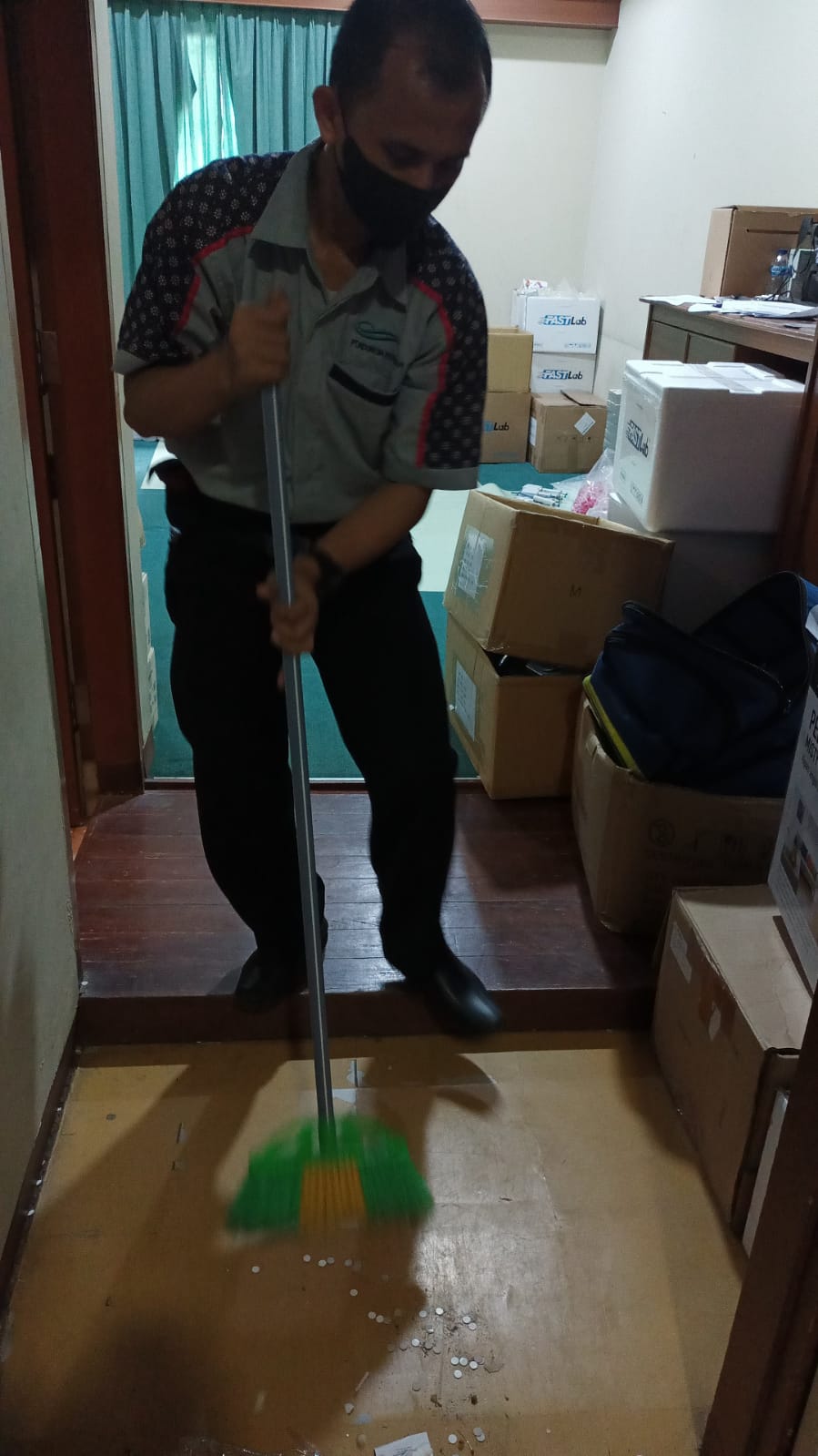 Jual Cleaning Service Pembersihan ruangan 210 dan 211 Di Tendean ...