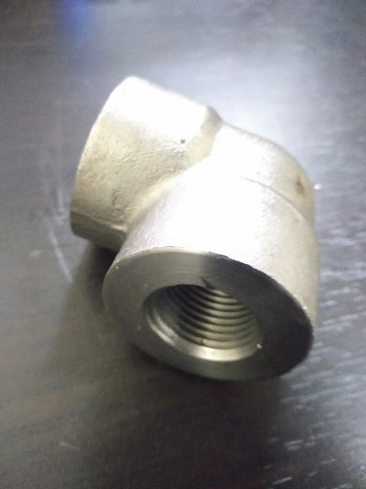 Jual Pipa Elbow Class 3000 Besi Diameter 1/2 oleh Baja Indo Prima