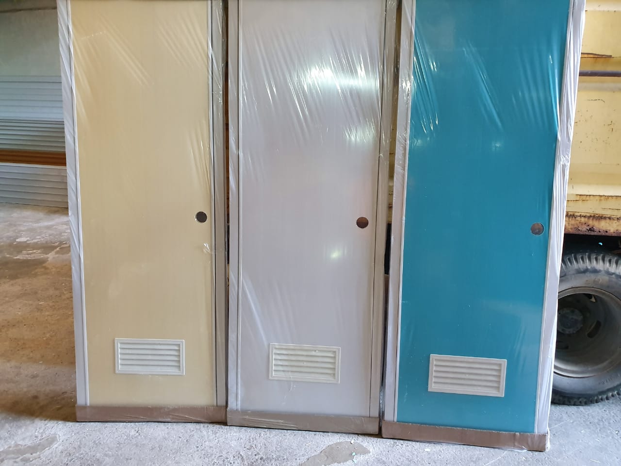 Jual PINTU PVC TOILET DAN ALMUNIUM oleh PT. Yanmaris Mitra Sarana