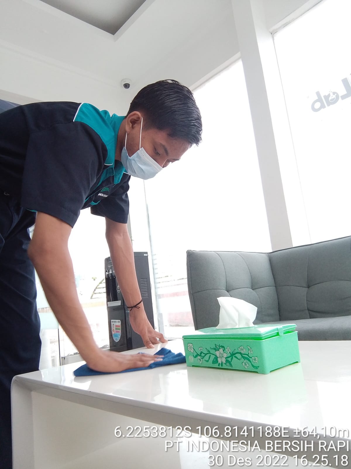 Jual Office Boy/Girl dusting meja ruangan VIP 31/12/2022 oleh PT ...
