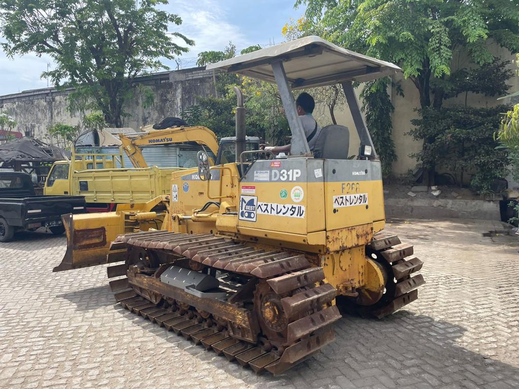 Disewakan Alat Berat Bulldozer Komatsu Dozer D31P-20 Tahun 2022 Oleh CV ...