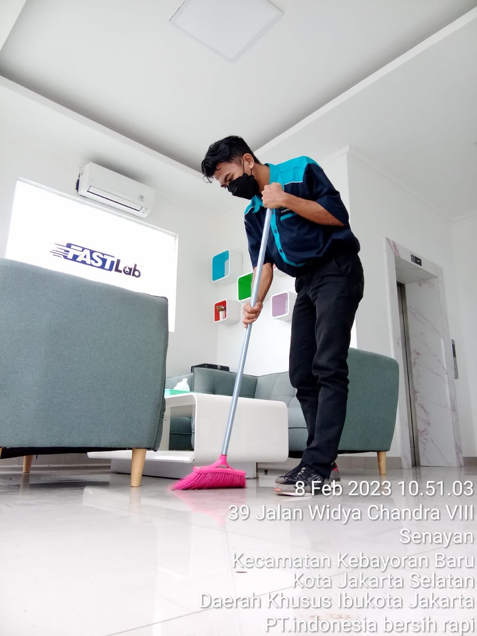 Jual Office Boy/Girl sweeping ruangan vip 08 februari 2023 oleh PT ...