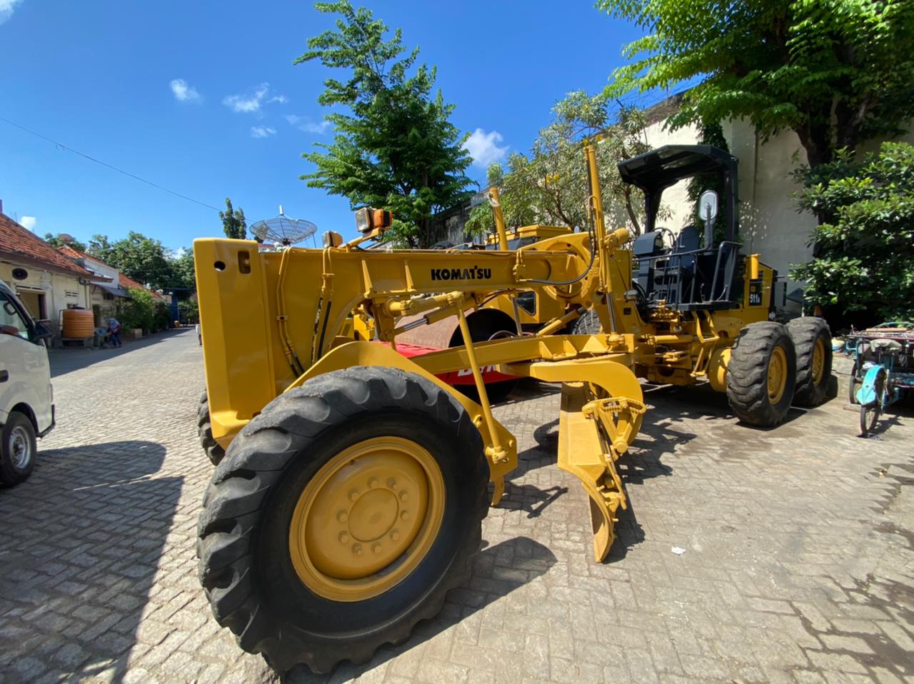 Jasa RENTAL MOTOR GRADER KOMATSU GD511A-1 oleh CV. Artha Kharisma