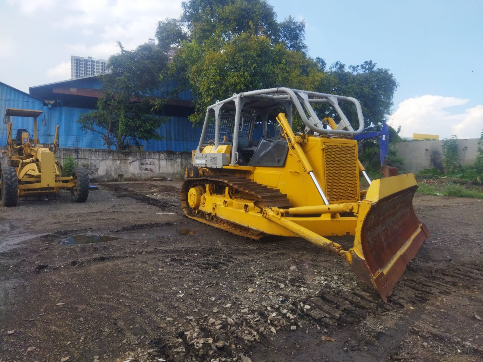 Jual Alat Berat Bulldozer Dozer D85ESS-2 Tahun 2017 Sidoarjo oleh CV ...