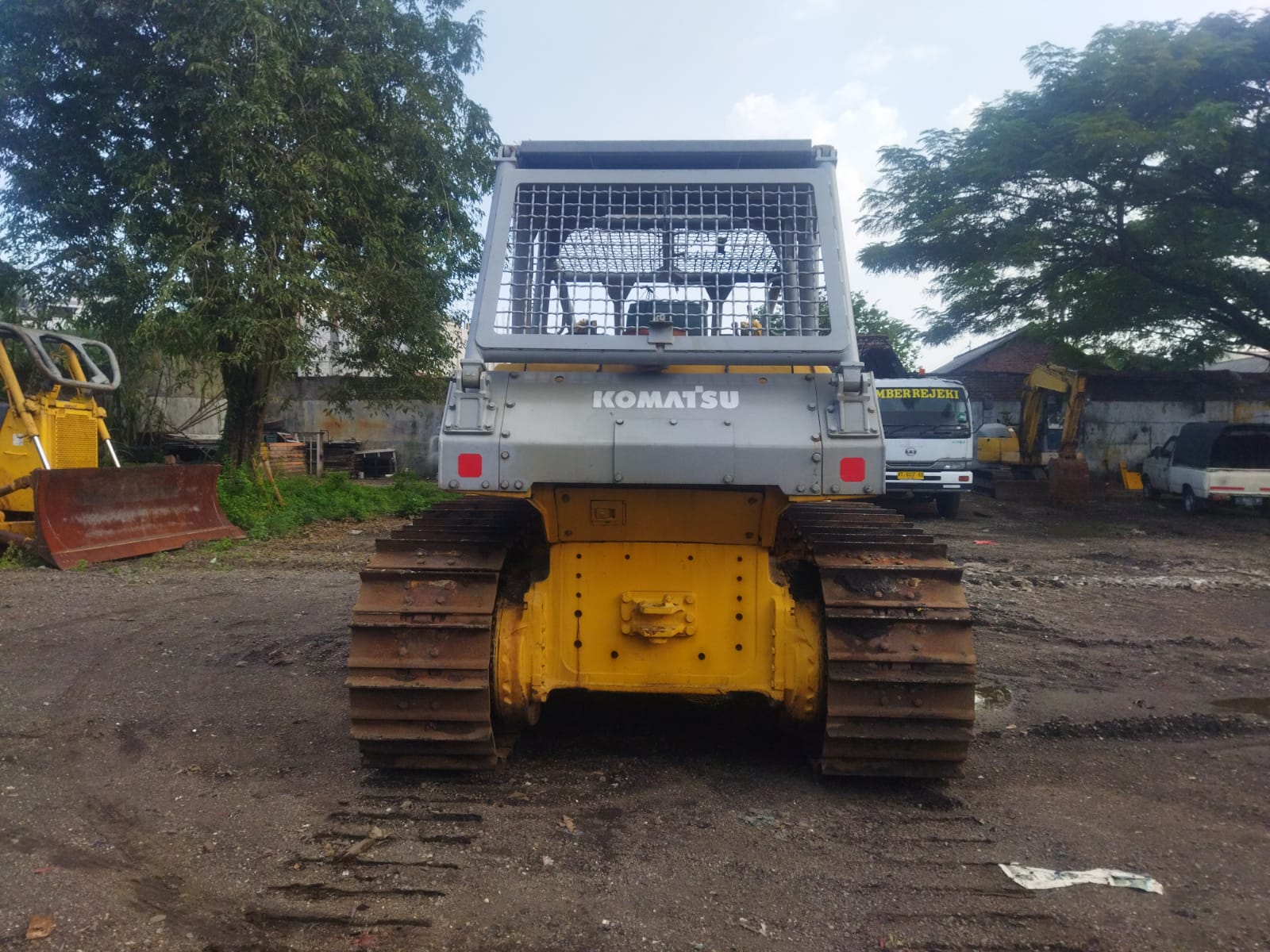 Jual Alat Berat Bulldozer Dozer D85ESS-2 Tahun 2017 Sidoarjo oleh CV ...