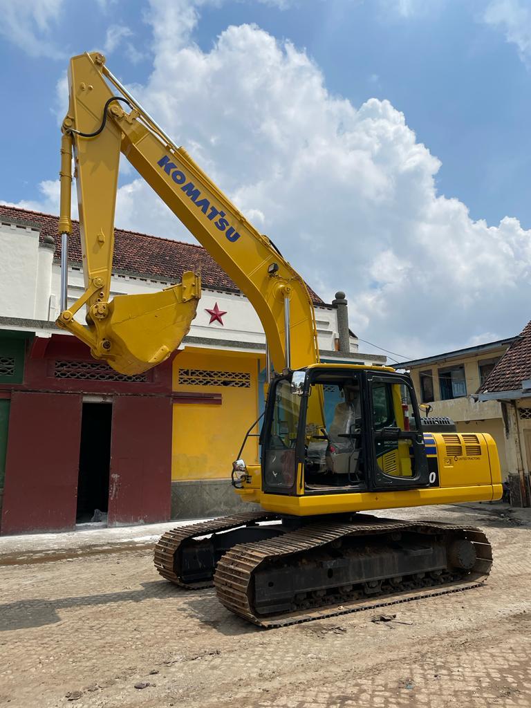 Jual Excavator 20 Ton Komatsu Pc 210-10 M0 Tahun 2020 Sidoarjo oleh CV ...