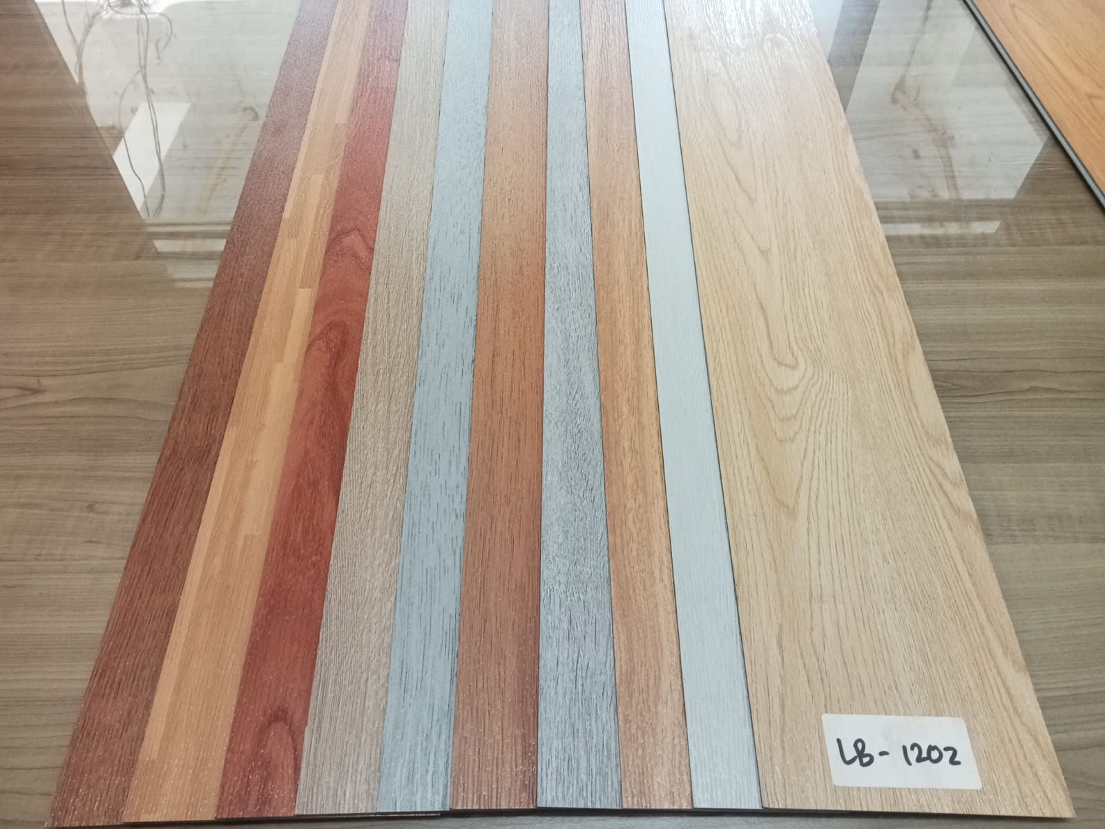 Jual Lantai Kayu Vinyl LB-1202 oleh PT. Citra Royal Bintang