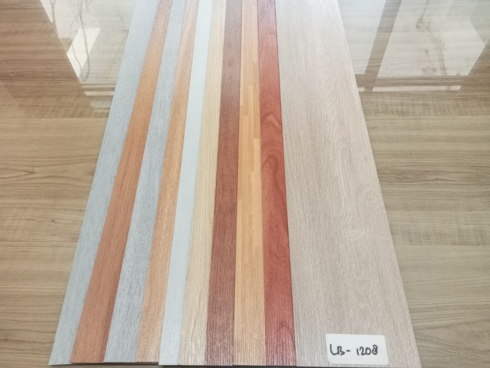 Jual Lantai Kayu Vinyl LB-1208 oleh PT. Citra Royal Bintang