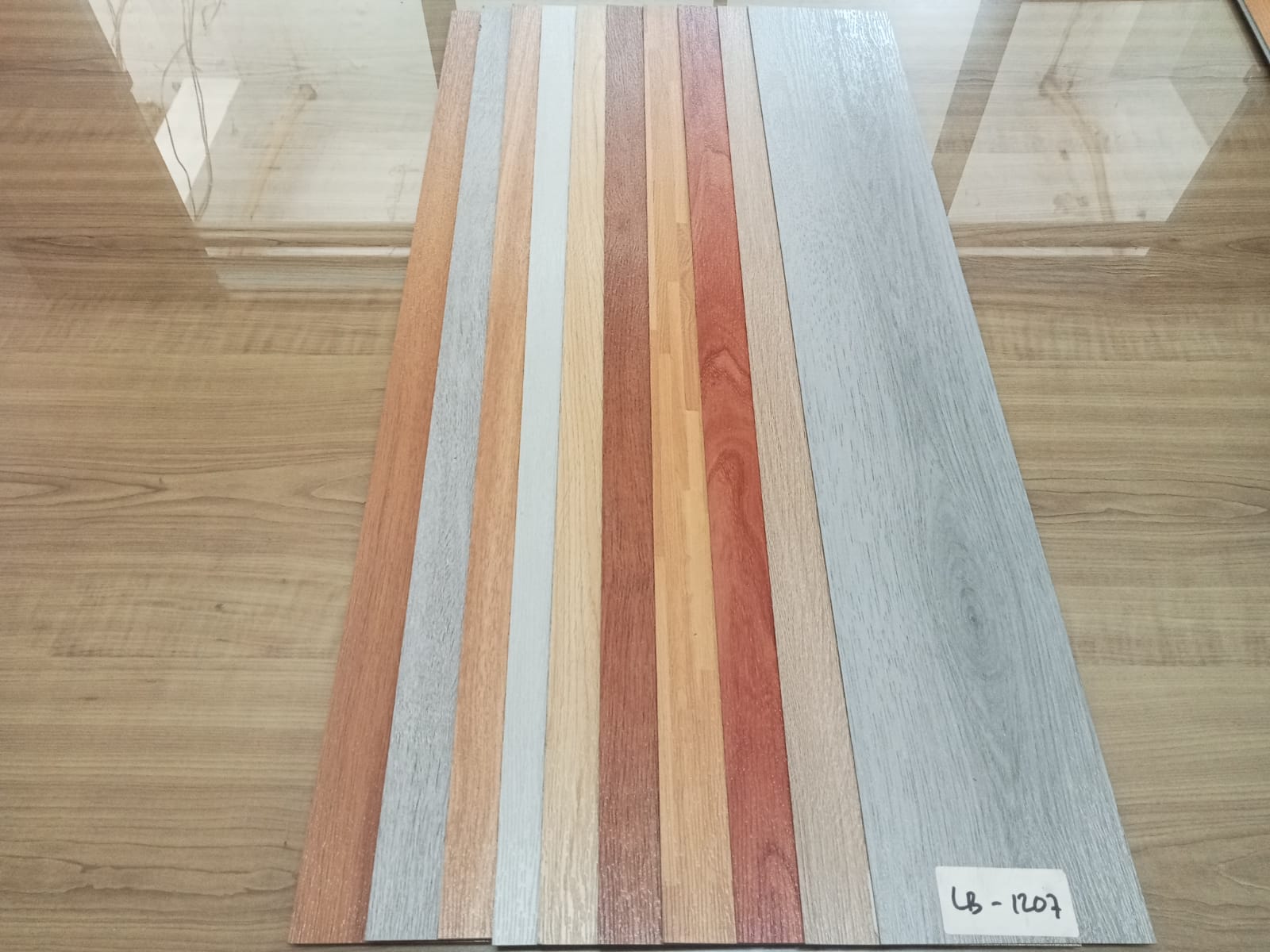 Jual Lantai Kayu Vinyl LB-1207 oleh PT. Citra Royal Bintang